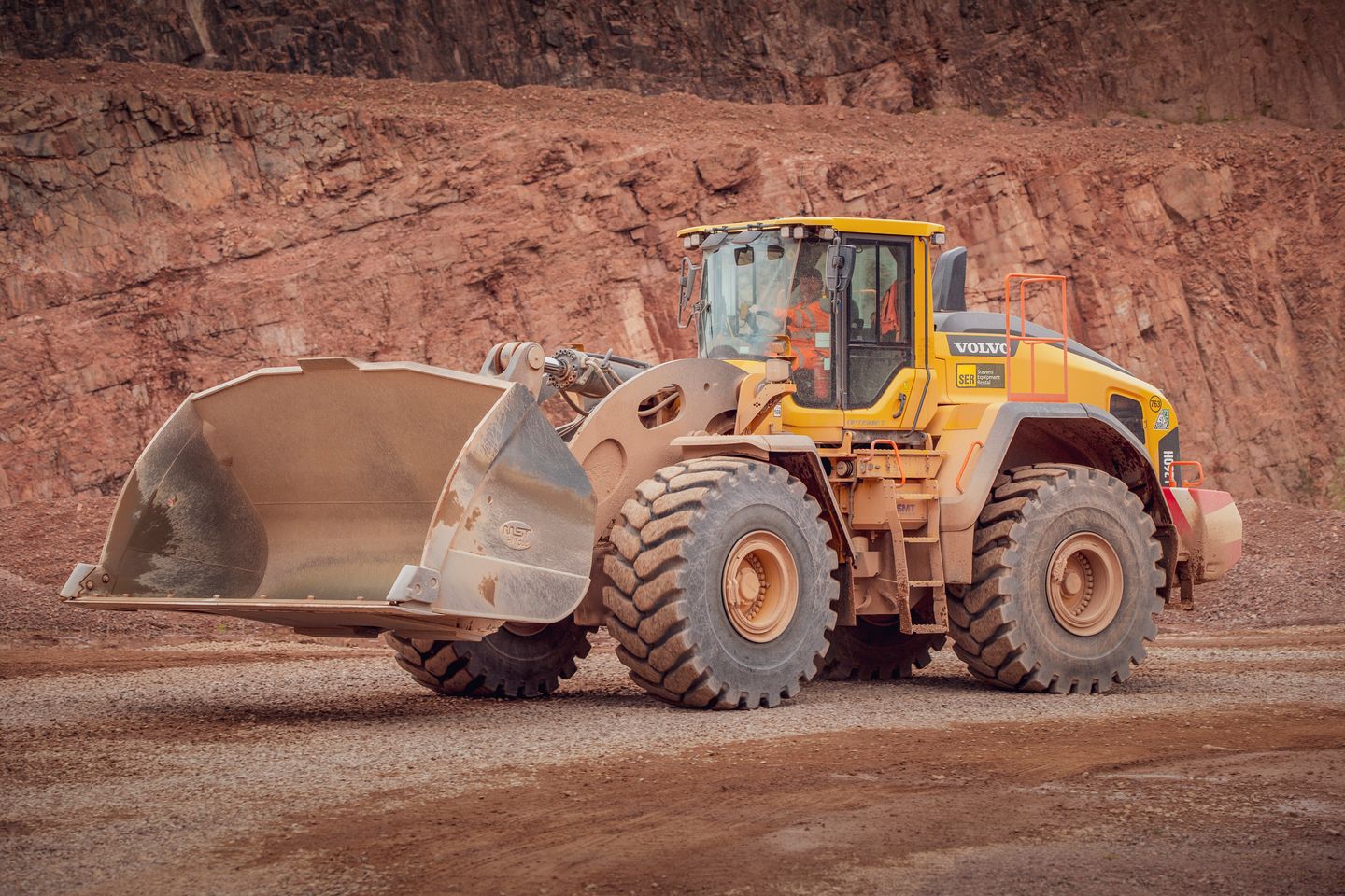 Nationwide loading shovel rental | SER