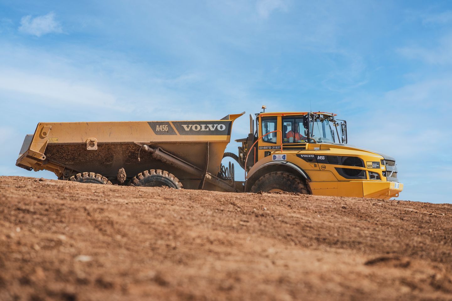Nationwide loading shovel rental | SER