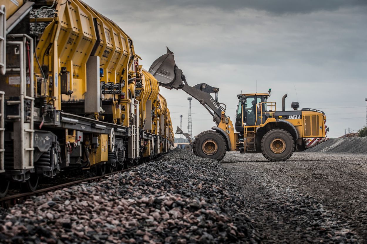 Nationwide loading shovel rental | SER