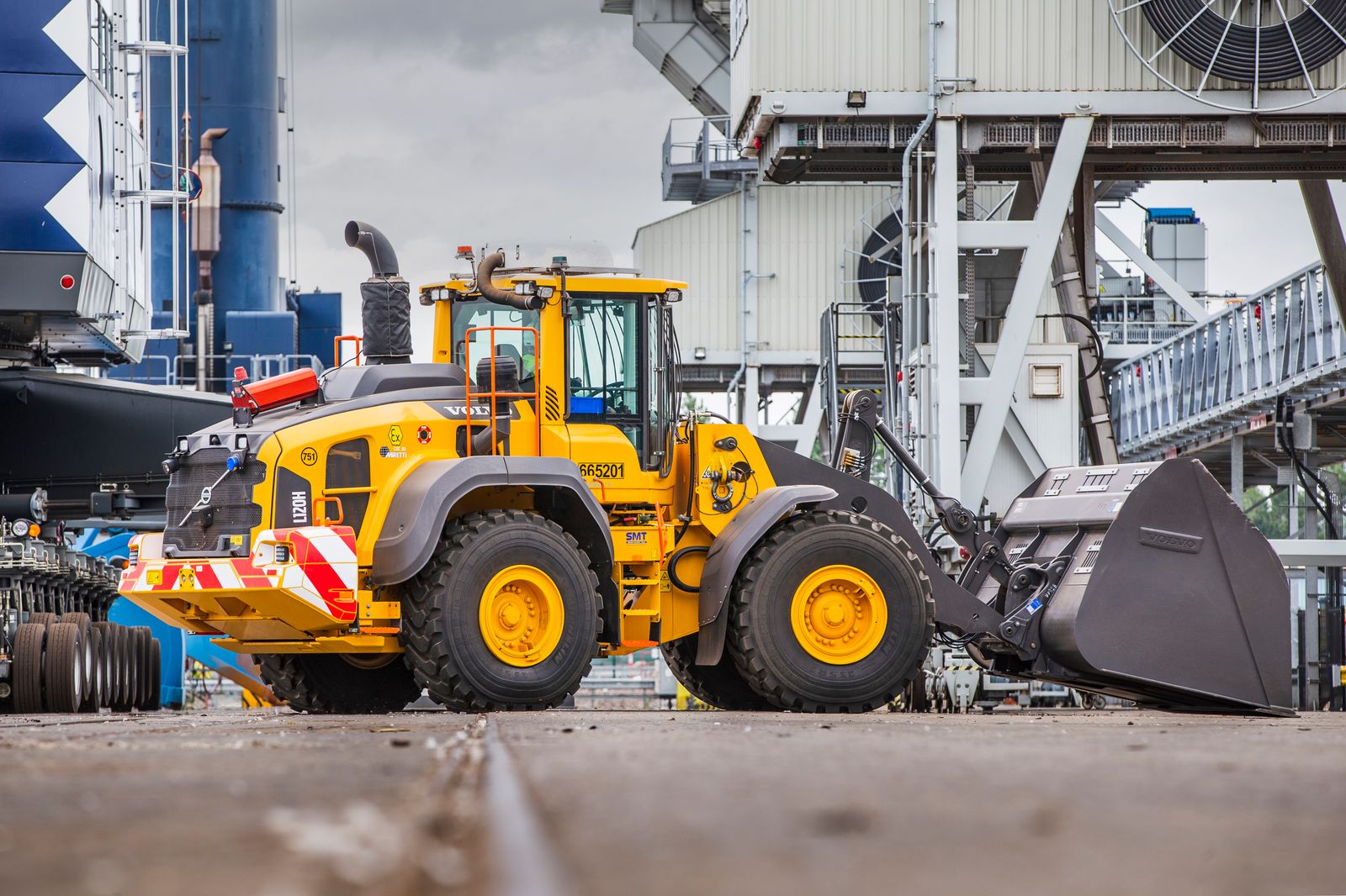 Nationwide loading shovel rental | SER